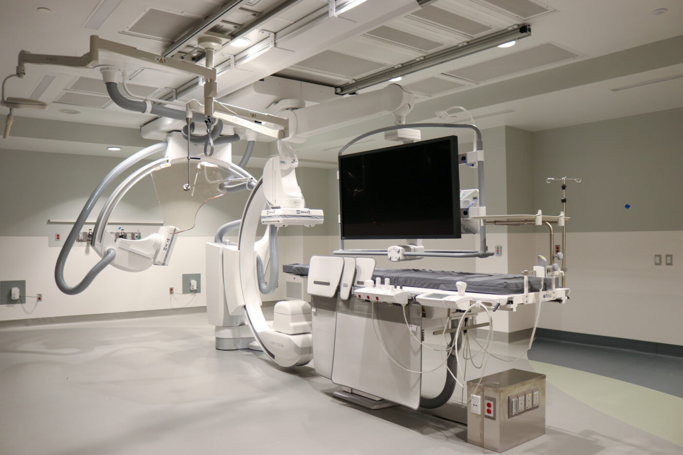 Holland Hospital | Biplane - EV Construction