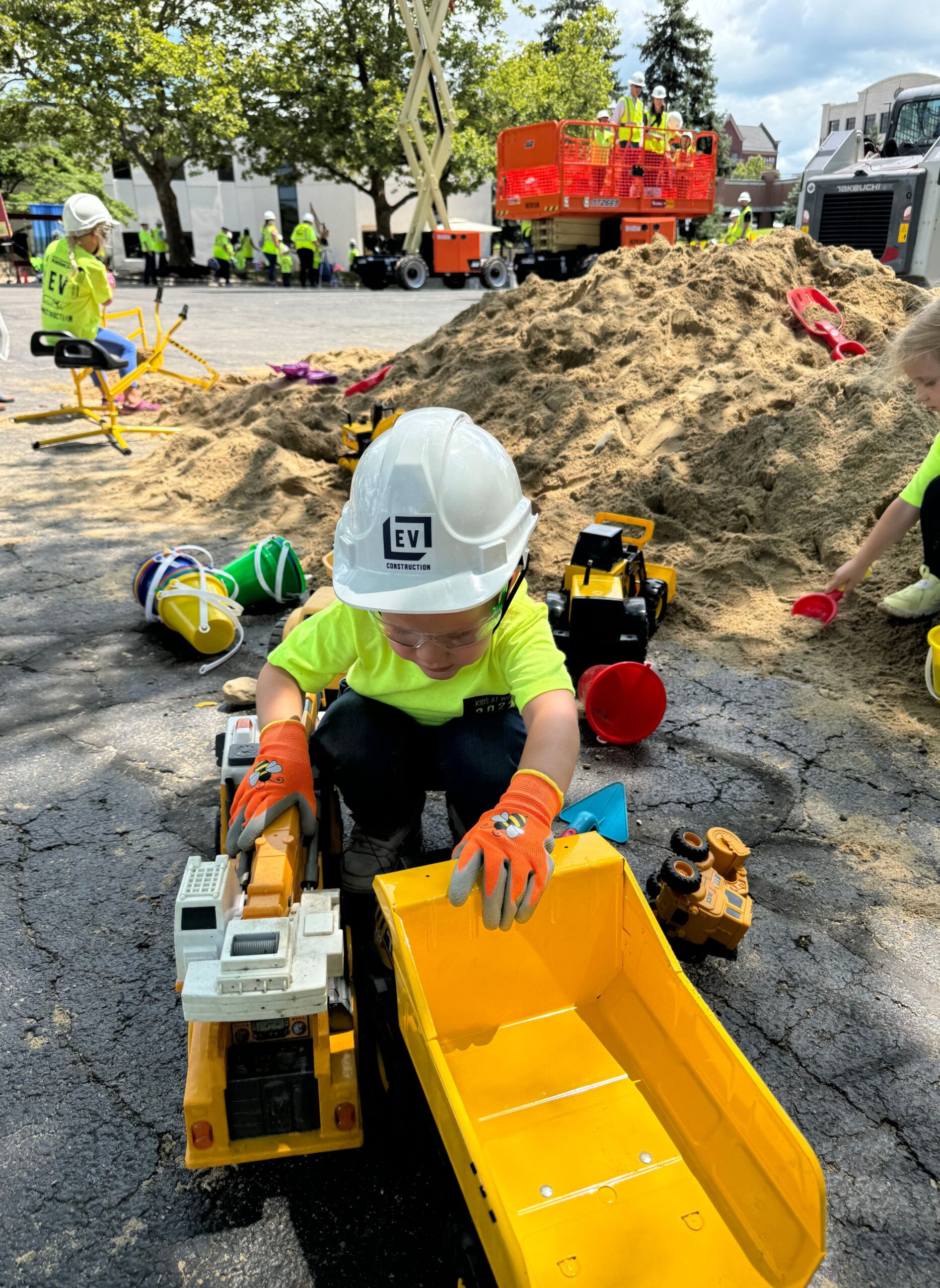EV Construction Inspires the Next Generation in Construction - EV ...